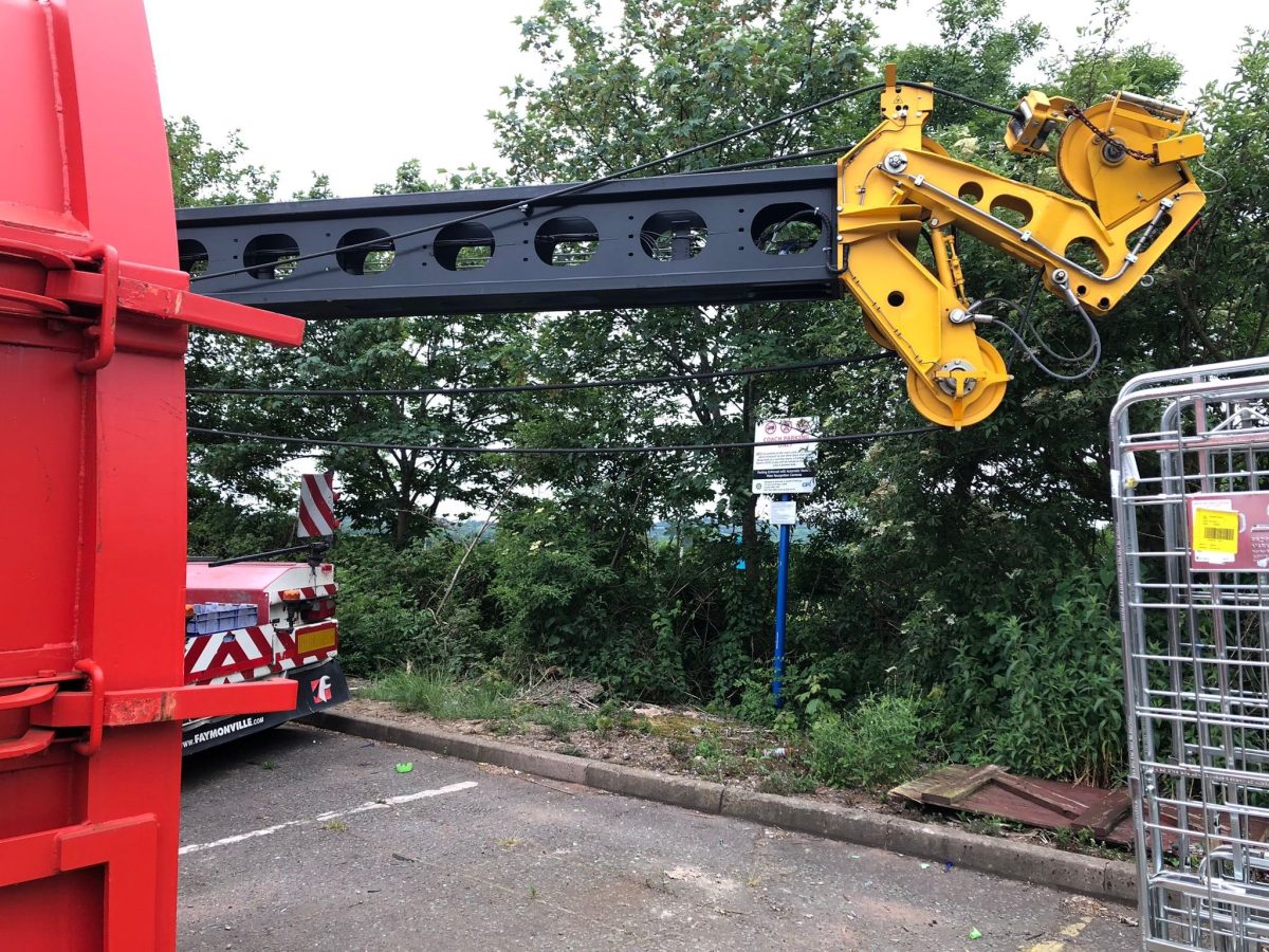'Prohibited' large load stopped on M5 in Worcestershire by CMPG ...