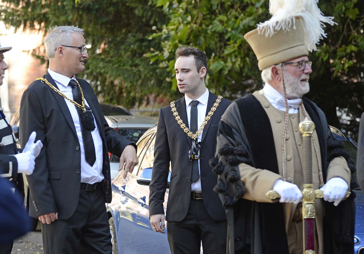 Packed Worcester Cathedral hears tributes to 'devoted' ex Mayor Coun ...