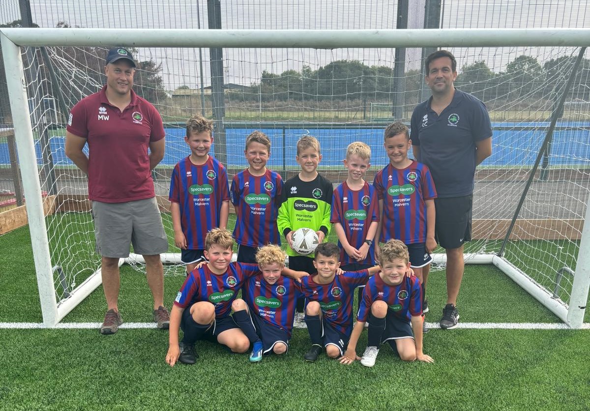 Youngsters sport new footy kit thanks to Worcester Specsavers - The ...