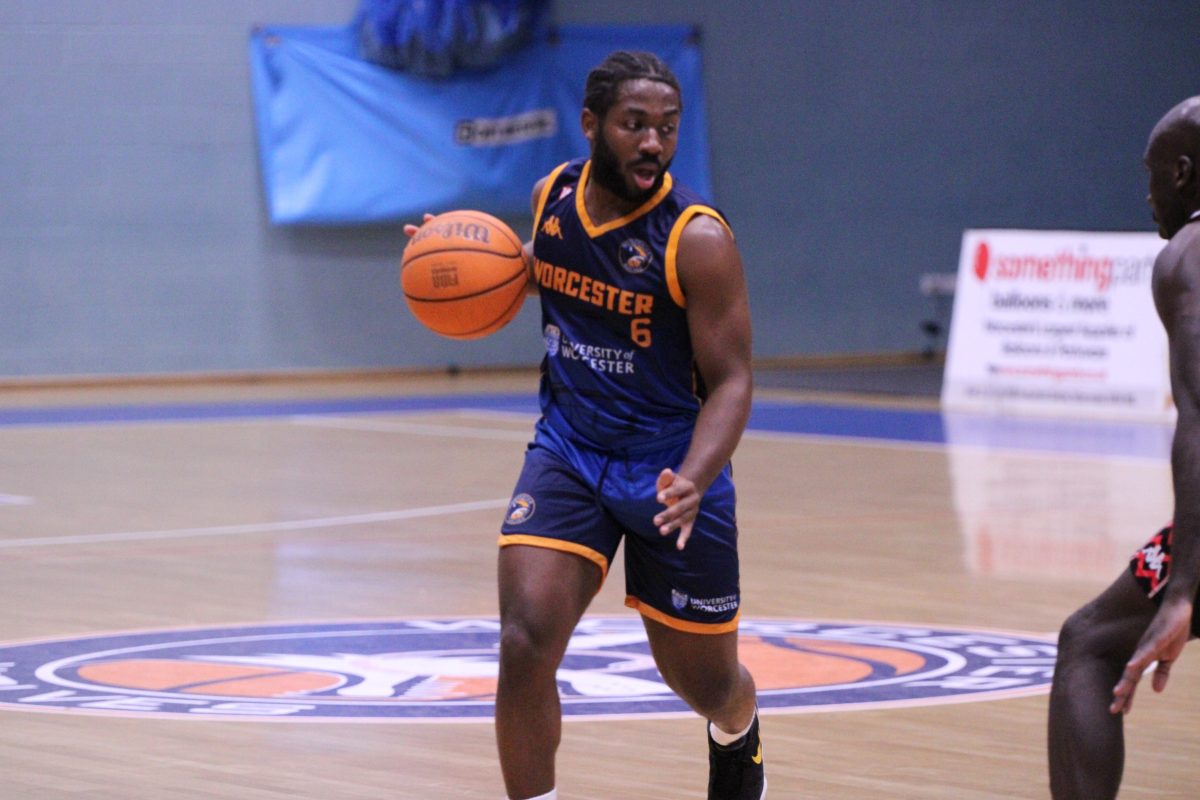 BASKETBALL - Leaders Worcester Wolves keep with form book in victory ...